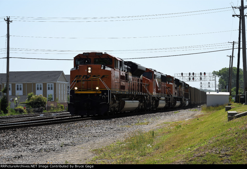 BNSF 8595